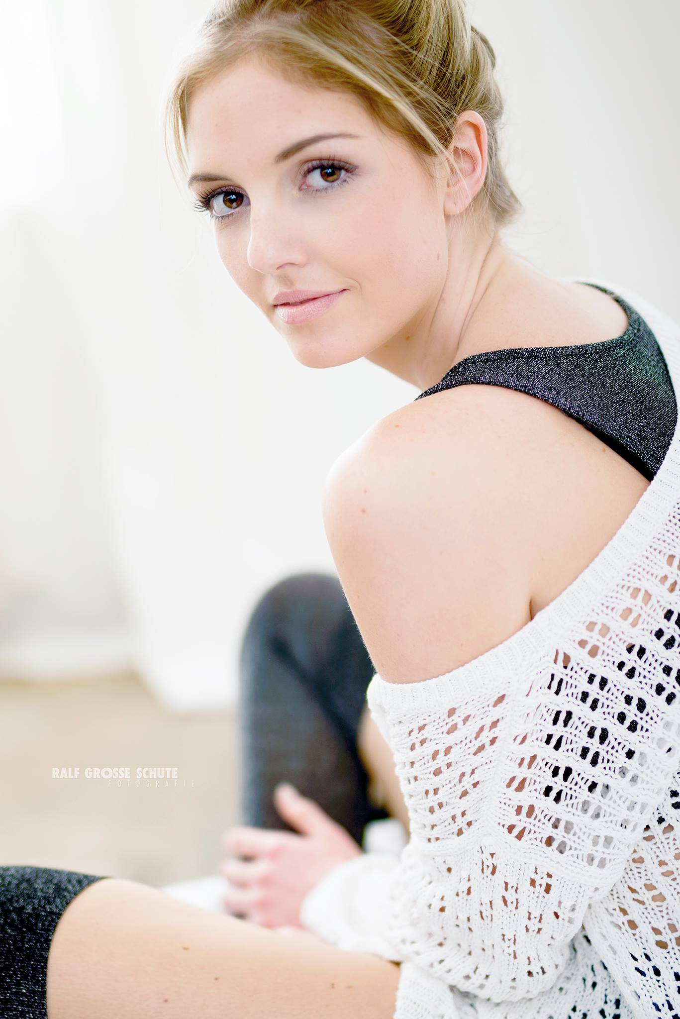 Laura F. | shine management